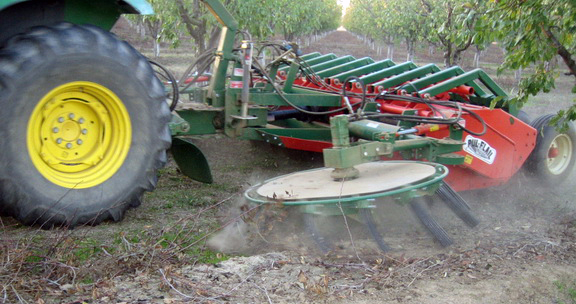 MANAGING MECHANIZED VINEYARD EQUIPMENT FOR EFFICIENCY | Lodi Growers